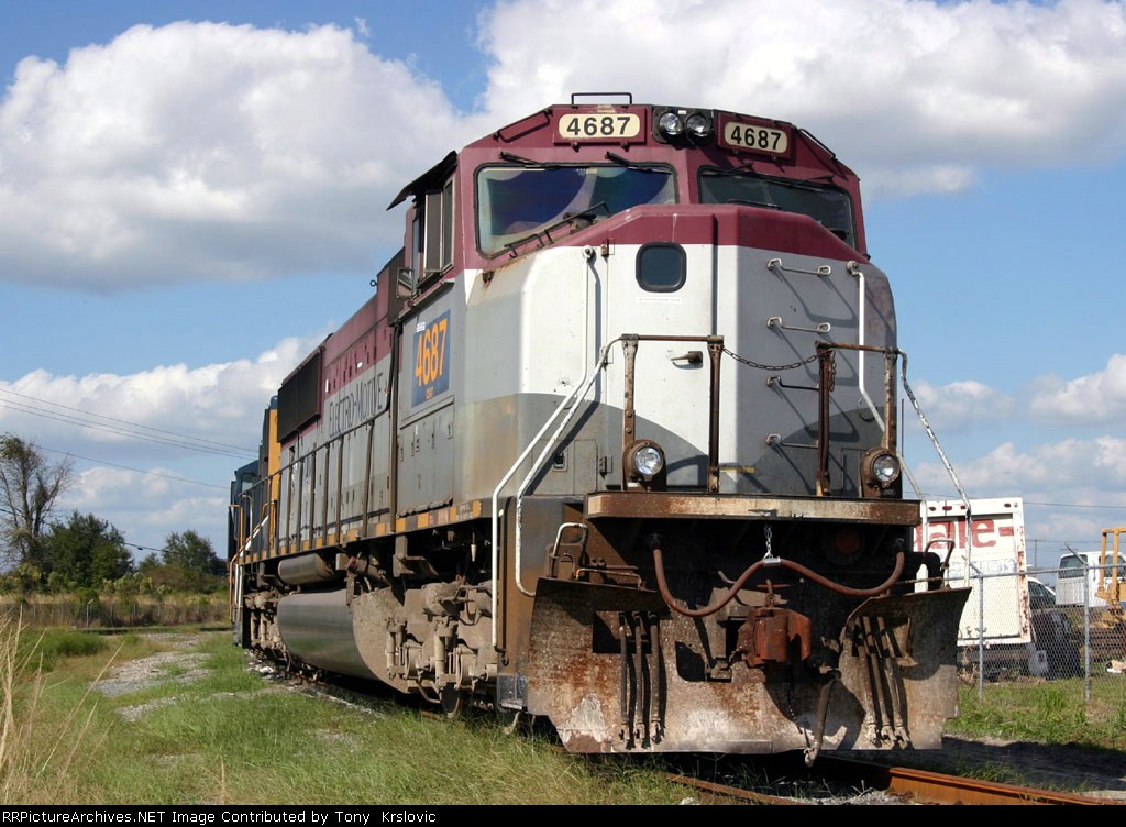 CSX 4687 SD 70M